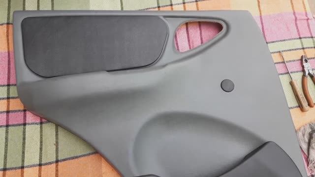 Как обтянуть кожзаменителем карту двери в Ниве Шевроле 2004г