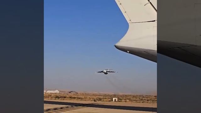 Ил-76МД взлетает в жарких песках одной из африканской стран