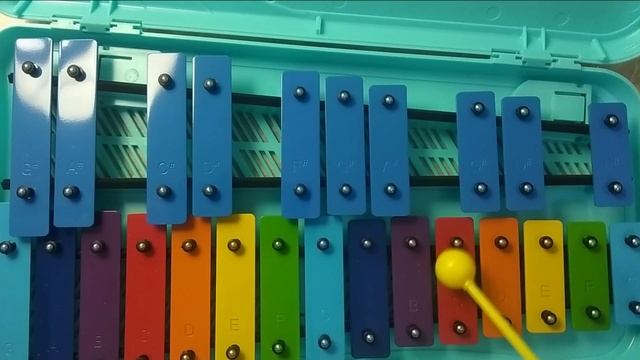 Учусь играть на металлофоне (глокэншпиле) новогоднюю мелодию "We wish You a Merry Christmas"

#метал