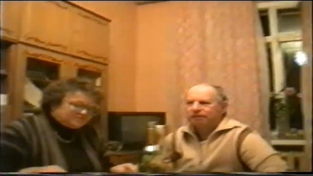 Родительская квартира   Надежда Михайлова , сестра Света , папа , мама , Светуля , Алёна , я и звери