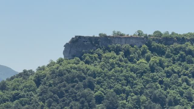 Вид на Мангуп с плато "Чардаклы-Баир" напротив - 3. Очень хорошо видны все мысы Мангупа со стороны