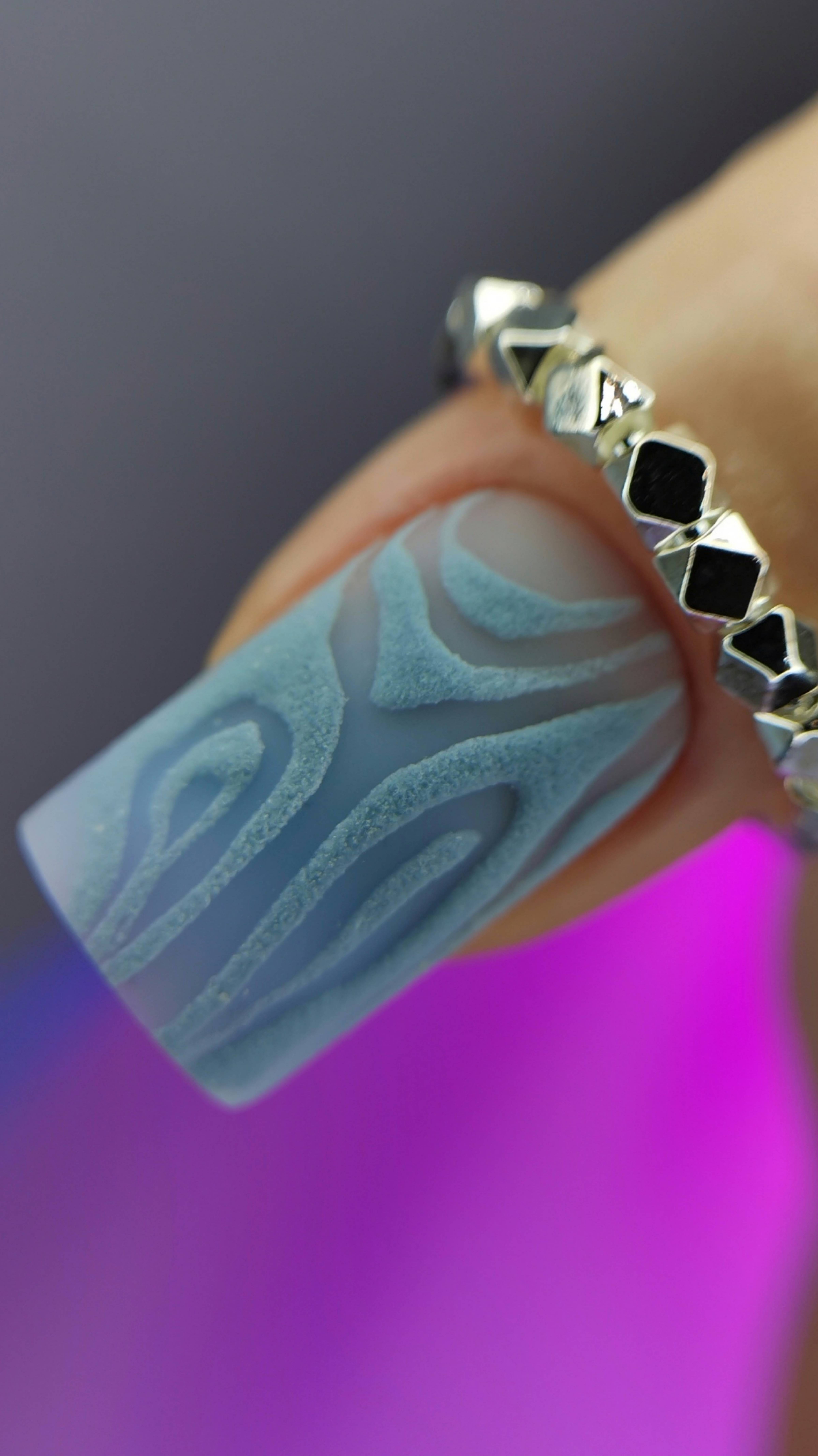 Небесно-голубой трендовый оттенок сезона. Нам это надо. Делаем.