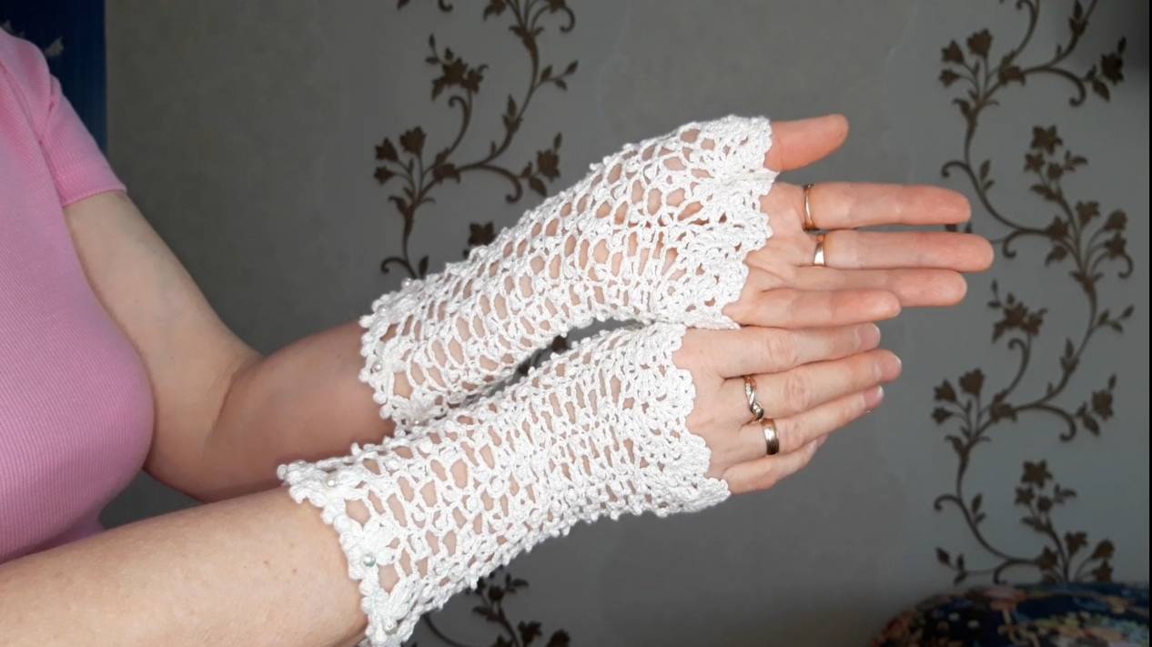 Митенки ажурные крючком .ирландское.ленточное кружево крючком.