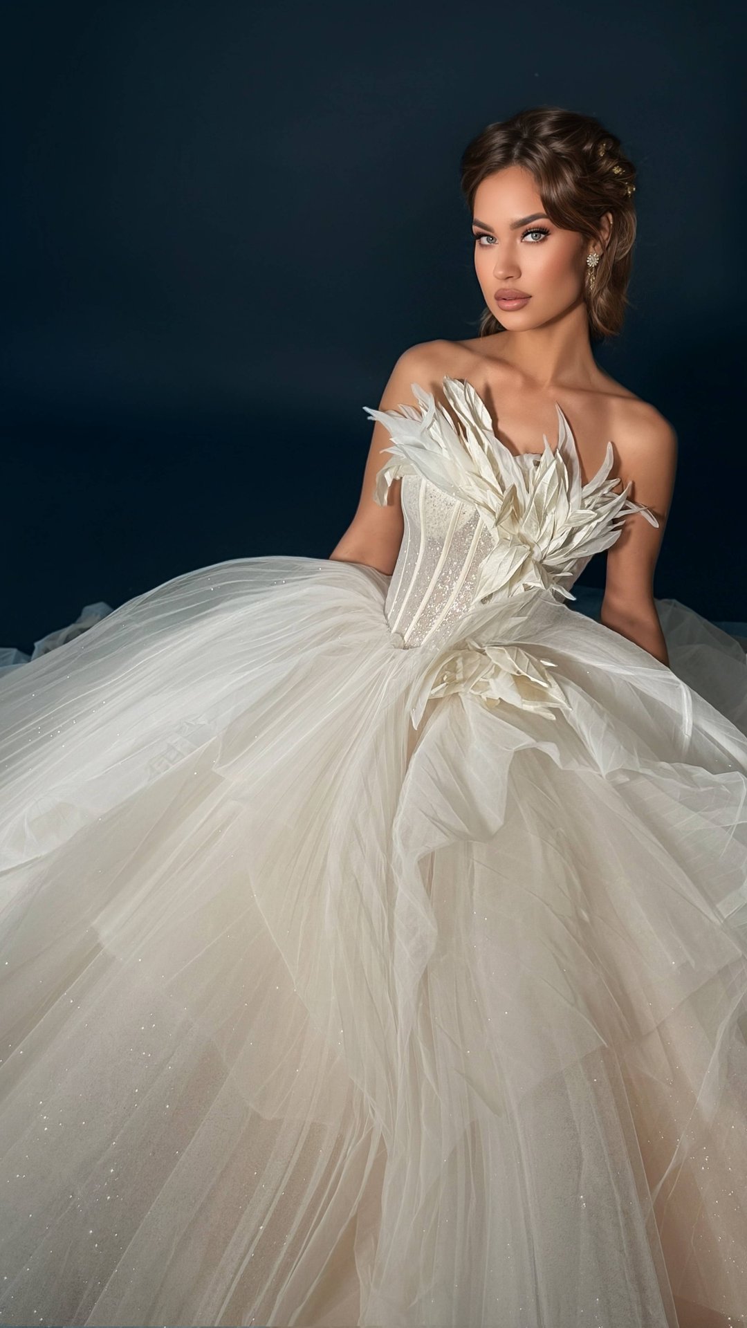 Пышное свадебное платье с листьями-перьями Амаретто. Арабская коллекция #свадебноеплатье #домневесты