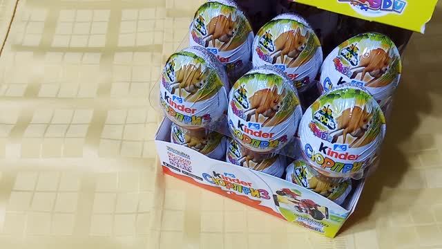 Открываем Киндер сюрпризы Натунс №7. Opening Kinder surprises Natuns №7.