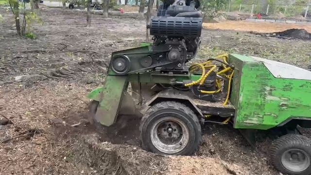 Фрезеровка пня на глубину 30 см. самоходным измельчителем