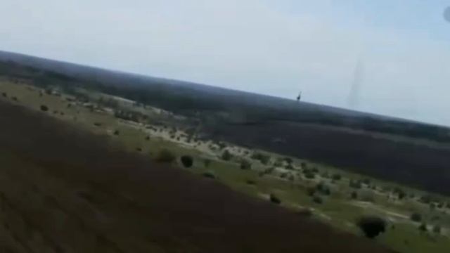 Су-25 подрезает Ми-17