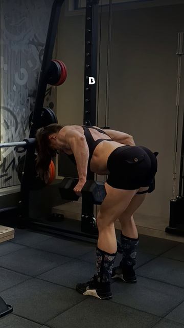 Тяга двух гантелей в наклоне.mp4