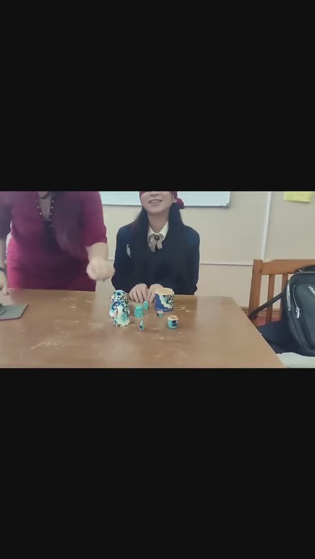 Китайские студенты и матрёшка.  Уроки РКИ.