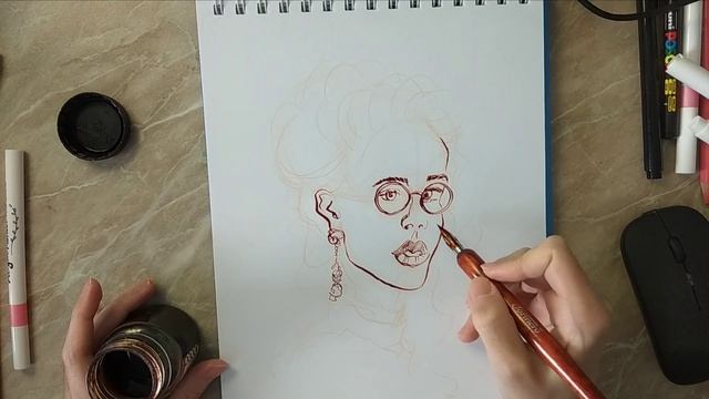 КОРОТКАЯ ВЕРСИЯ Рисую женский портрет в очках тушью и пером короткое