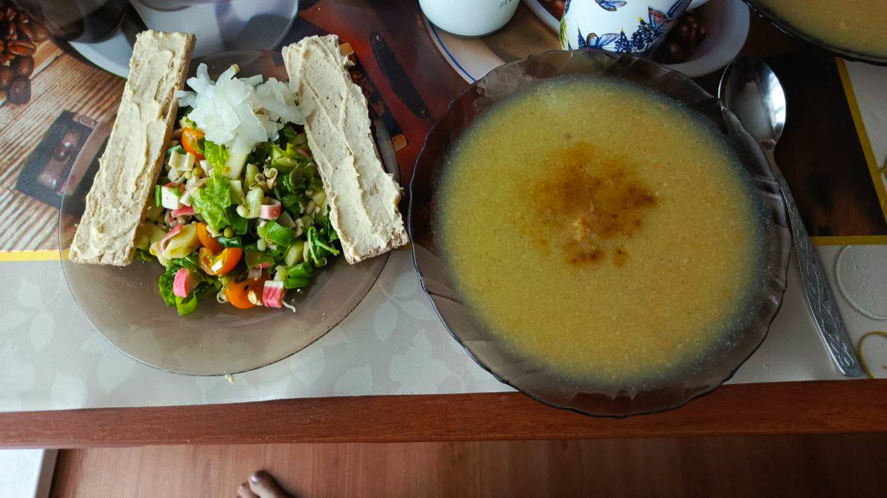 Салат по науке) Овощи, фрукты, полезные сыродавленные масла и др. А что бы вы еще добавили?