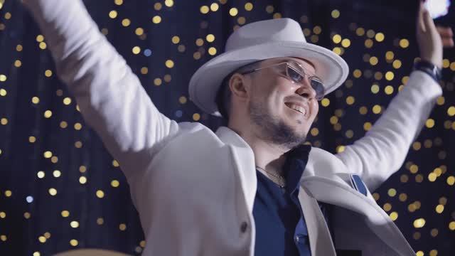 КЛИП ПОДАРОК ОТ РОДИТЕЛЕЙ ДЕТЯМ 9 Ж