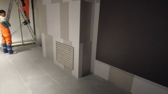 Аэропорт Тюмень Рощино, 1 очередь, 2025 г | Реечный потолок, облицовка стен и колонн # 3