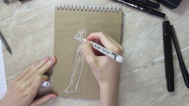 Быстрый фэшн скетч в крафтовом скетчбуке акриловыми маркерами

#фэшн #скетчбук #акриловыемаркеры