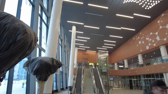 Аэропорт Тюмень Рощино, 1 очередь, 2025 г | Реечный потолок, облицовка стен и колонн # 2