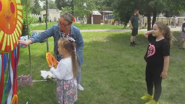 Полина на Дне России