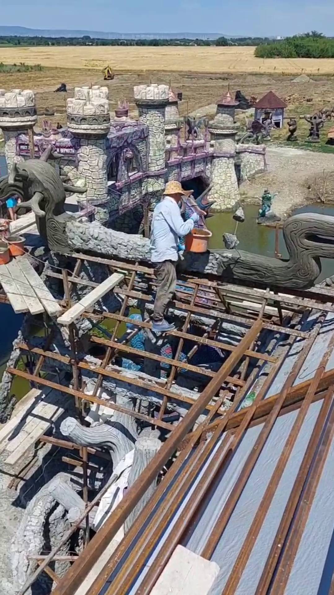 Домик бабы  яги строительство крепости парк Еленовка.