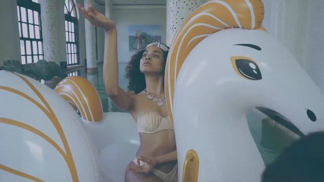 Модные надувные круги и матрасы от Bestway