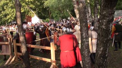 Бой средневековых ратей.  Русь и Запад. Фестиваль Времена и Эпохи 2025. Реконструкция