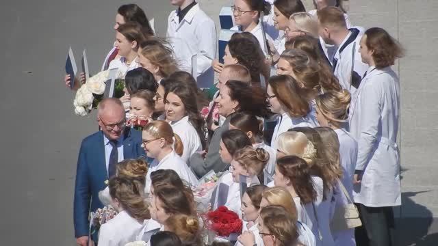 Ой, не ходи, Иван Иваныч, по врачам..