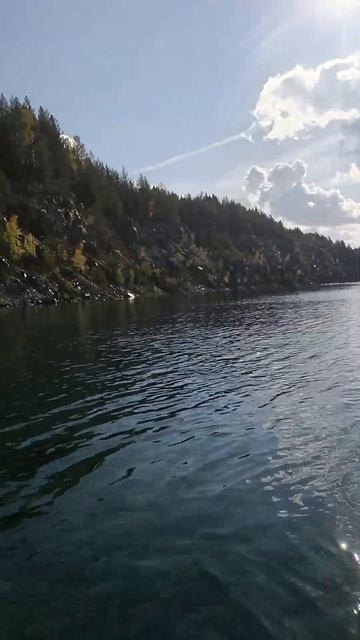 В воде. Лазурный #карьер #тагил #горы #озеро #природа #туризм #урал #красота