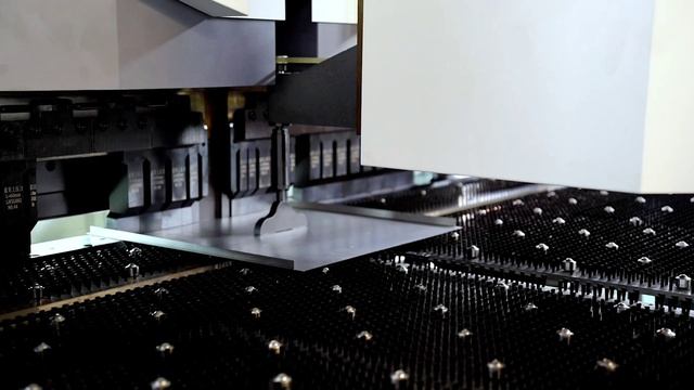 Обзор панелегиба CFI LANHAO серии A с автоматической сменой инструмента (английский язык)