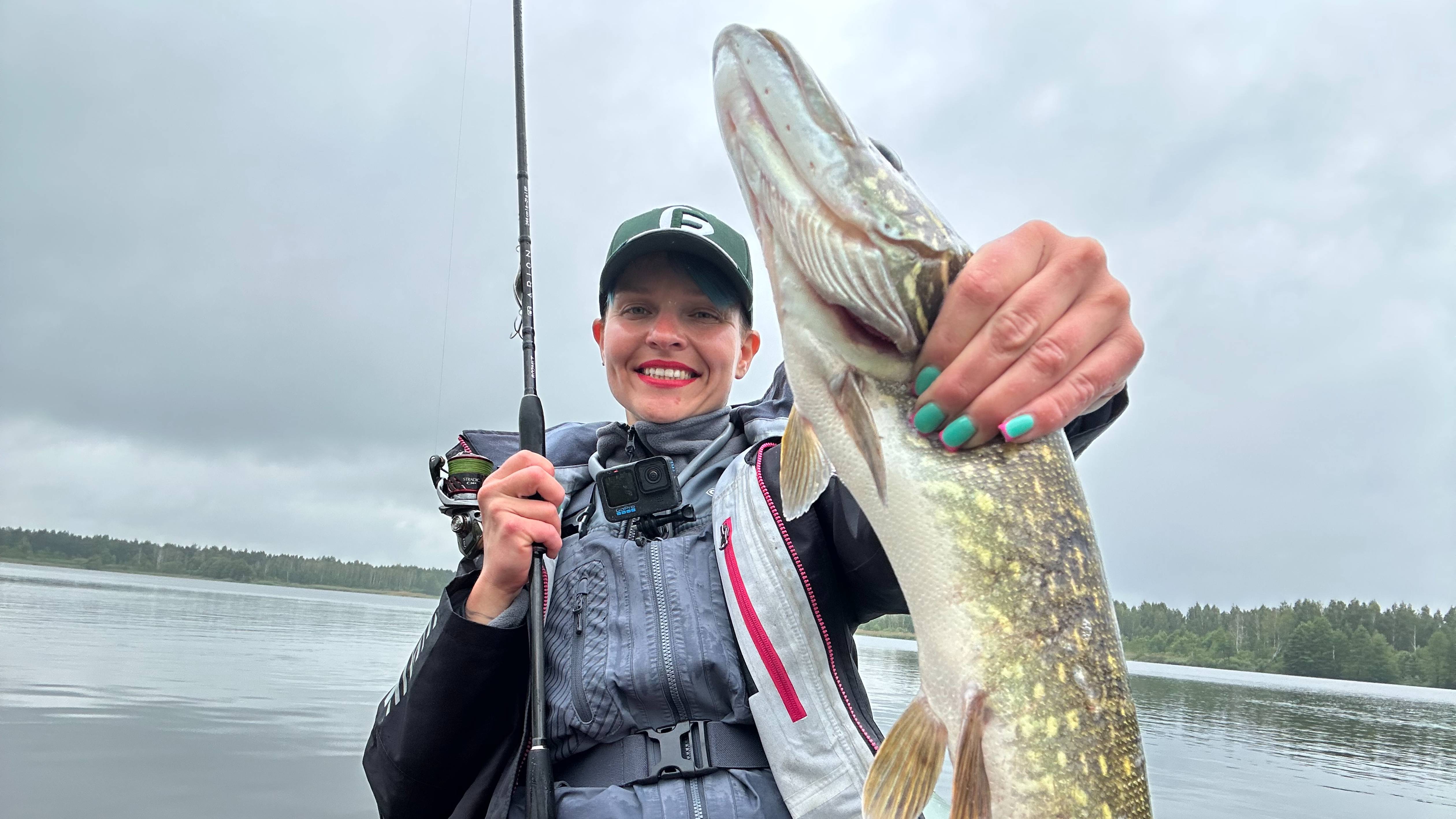 ОДНА В ЛОДКЕ. Рыбалка СО СПИННИНГОМ на ЛОЖКУ, как в СССР 70-Х годов! #503