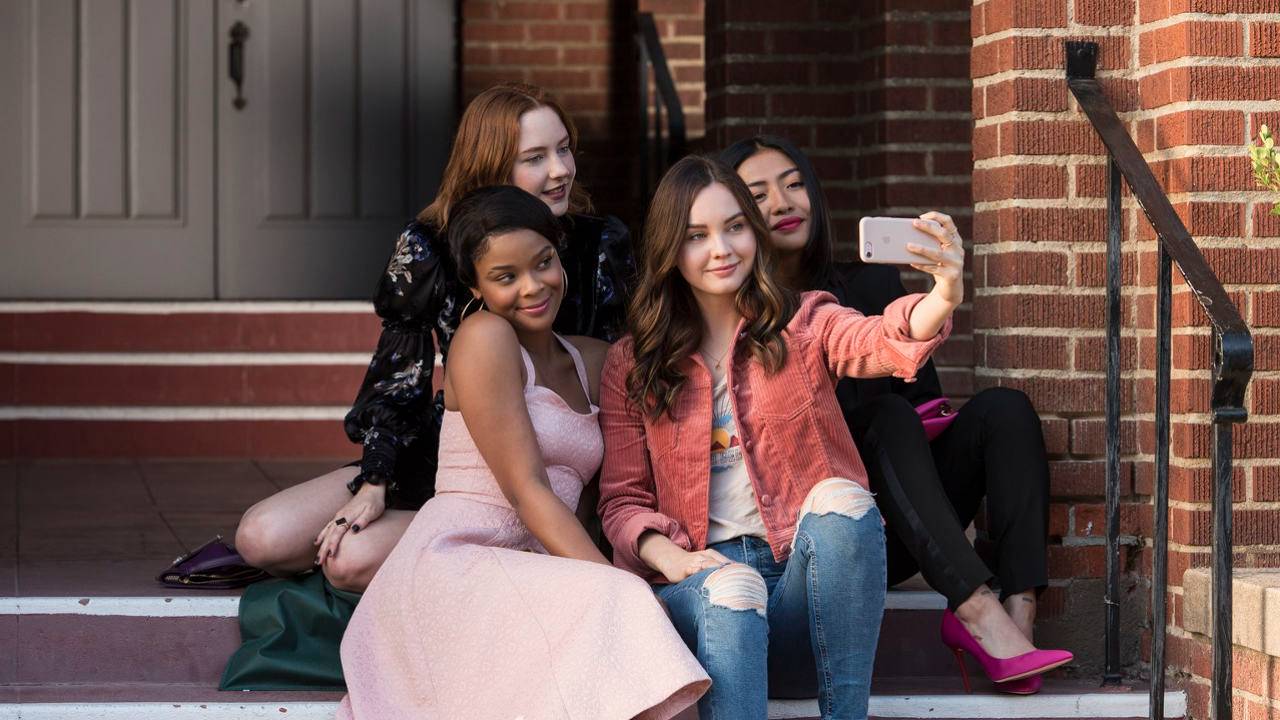 Сериал Легкий как перышко - 1 сезон 8 серия / Light as a Feather