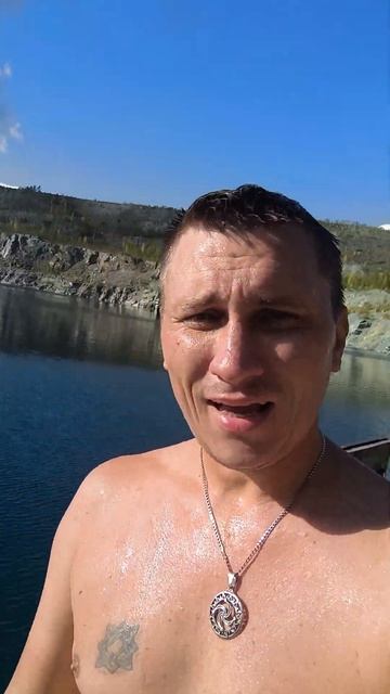 Окунулся. Лазурный #карьер #тагил #горы #озеро #природа #туризм #урал #красота