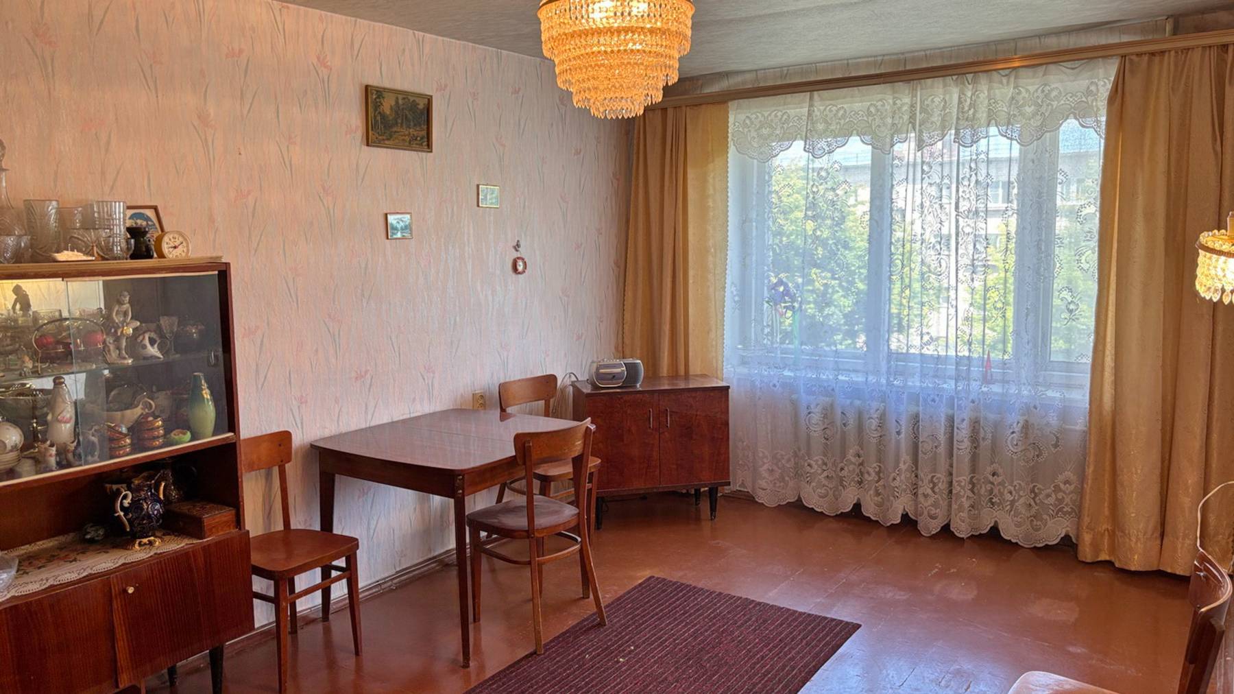 1-комн. квартира на среднем этаже в кирпичном доме в центральной части города