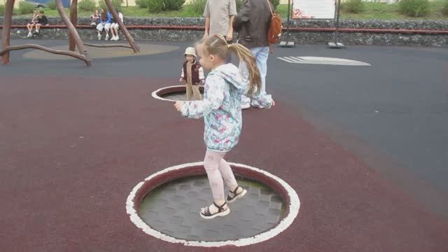 Детская площадка на набережной.