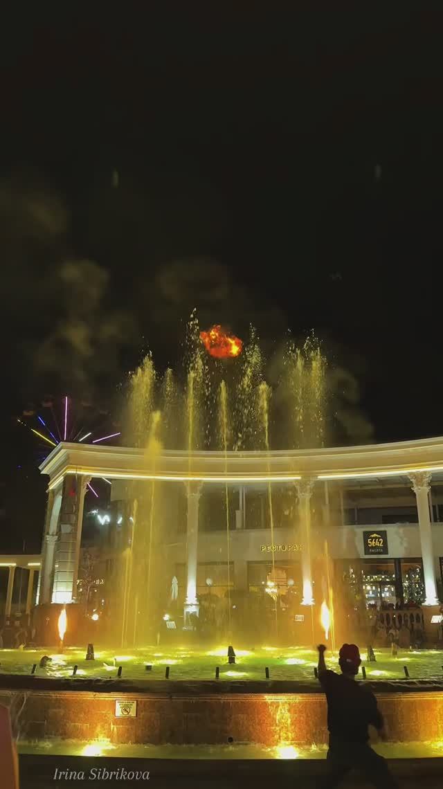 ПОЮЩИЙ ФОНТАН в Кисловодске! Шикарное, вечернее шоу: музыка, подсветка, огонь⛲️
Продолжение следует!