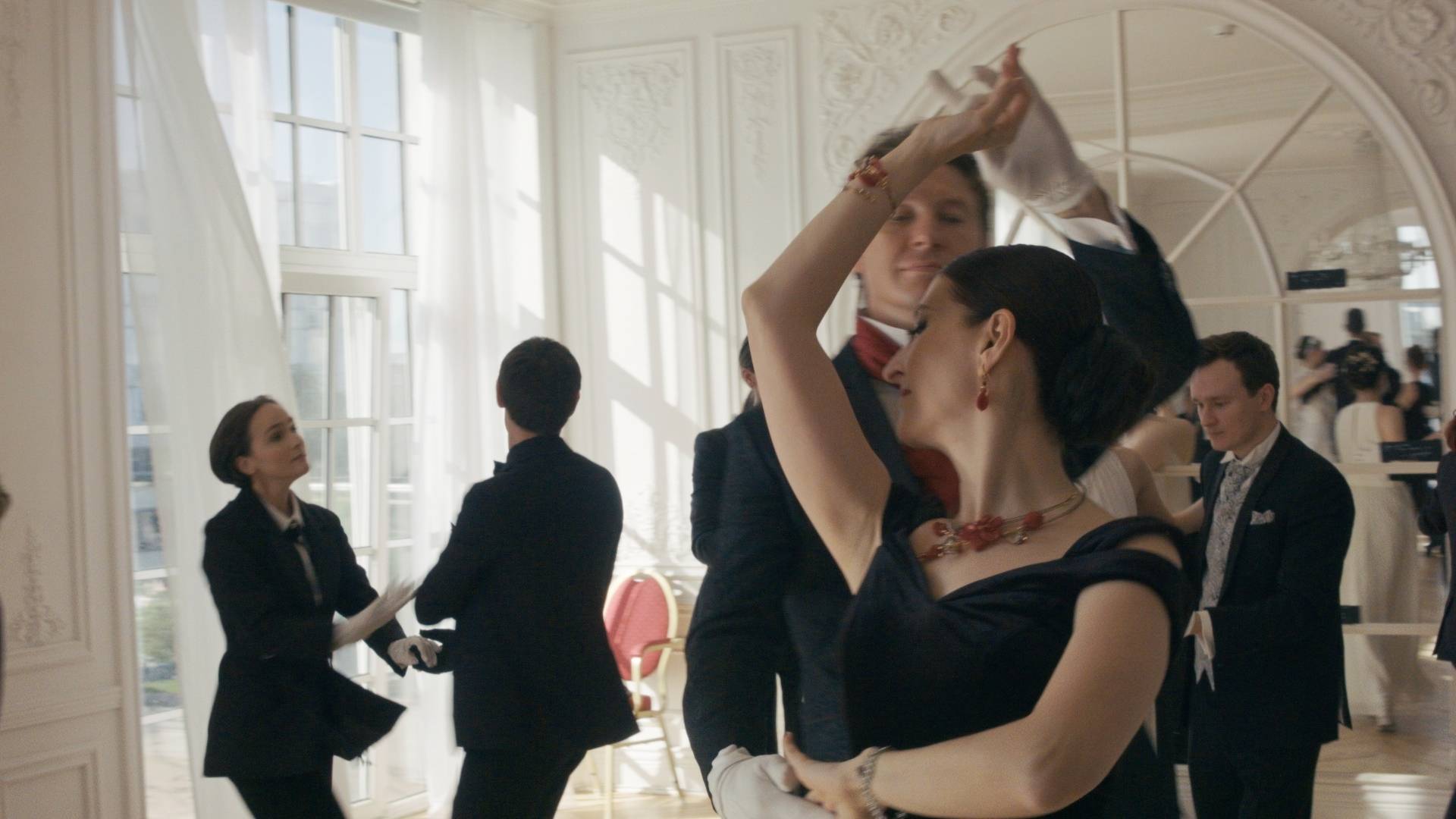 Кросс-степ вальс под I Go To Sleep на Чёрно-белом балу студии Promenade