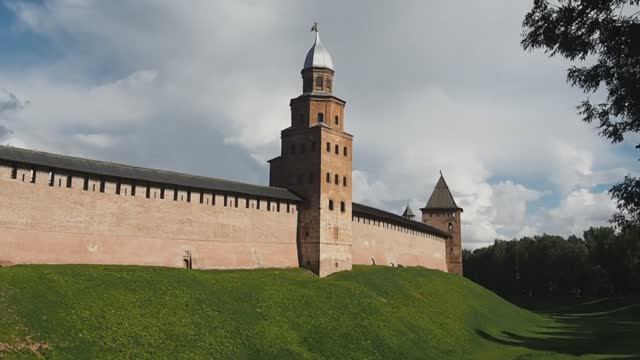 В Великом Новгороде - Кремль, Ярославово дворище (Россия).