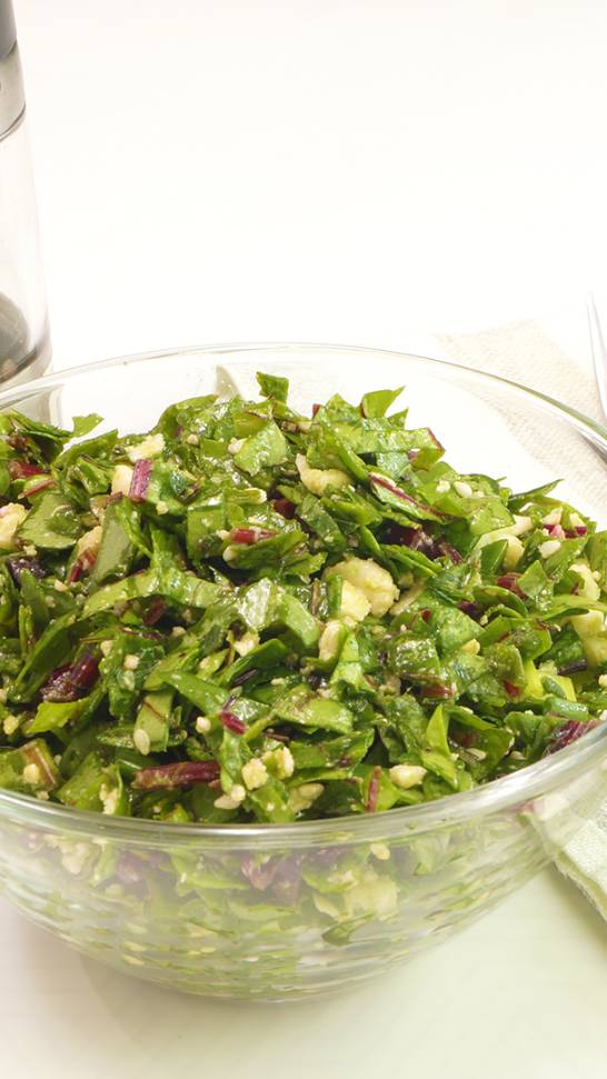 Салат из свекольных листьев