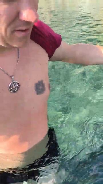 Гулять по воде. Лазурный #карьер #тагил #горы #озеро #природа #туризм #урал #красота