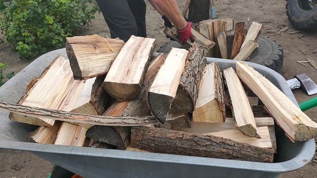 Как мы дрова кололи. 2 августа - день ВДВ.