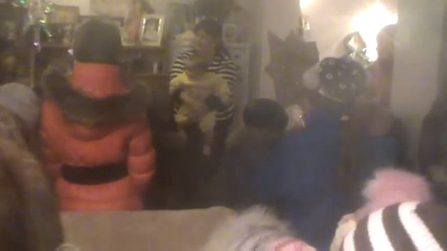 Колядуем у Михаила Лонидовича и Марии Владимировны Голубевых. 7.01.2016.