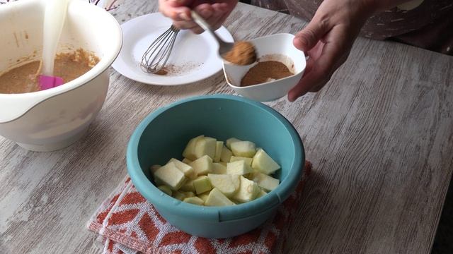 Яблочно-морковный пирог с корицей. Очень вкусно. Bizcocho de manzana y zanahoria con canela