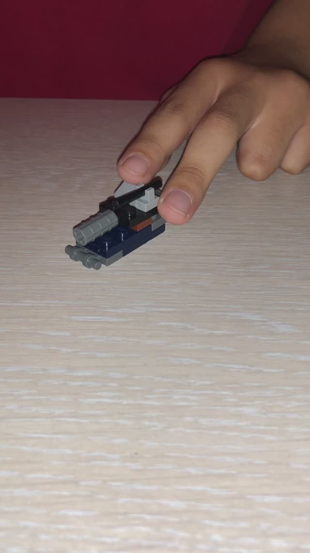Мини танк из Lego