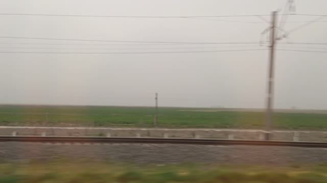 Ташкент-Самарканд - вид из окна скоростного поезда (железные дороги Узбекистана).