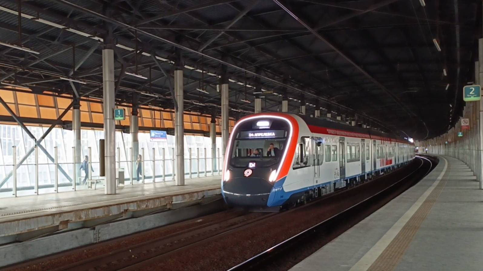 Электропоезд "Иволга" на станции МЦД-4 Москва-Сити (26.06.2025)