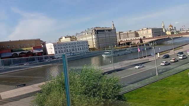 Парк Зарядье Москва у Красной площади Кремля. Прекрасное место отдыха! Занимает 13 гектаров