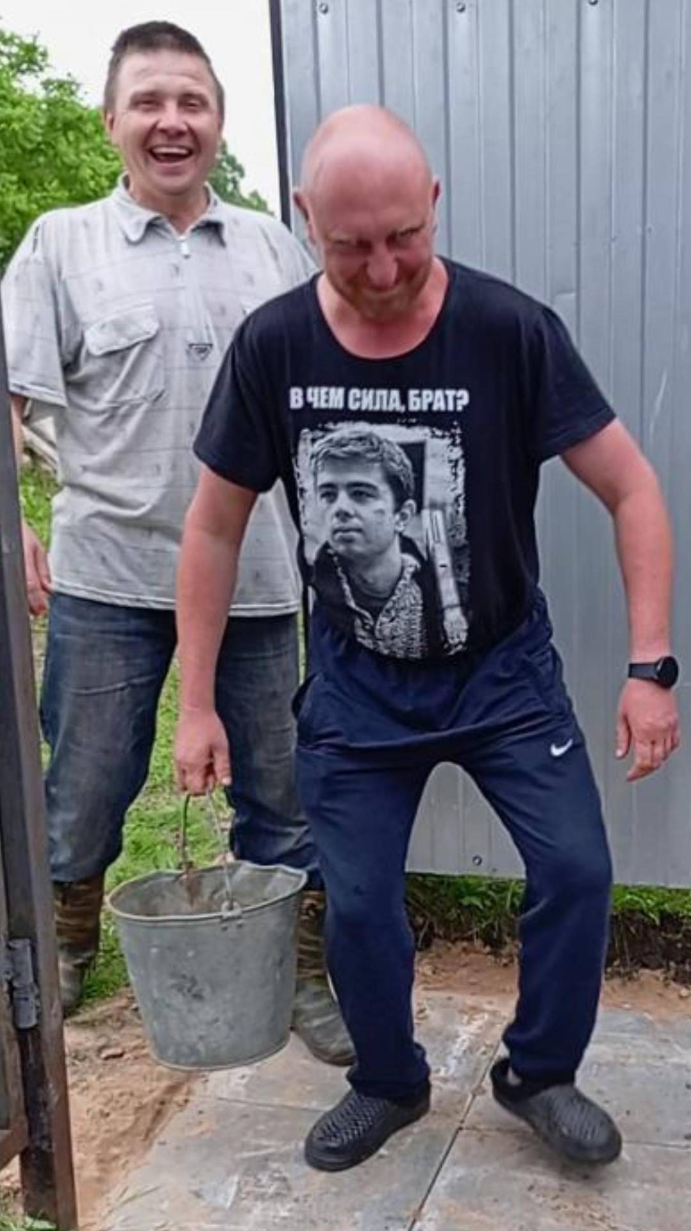 Как положить плитку во дворе.