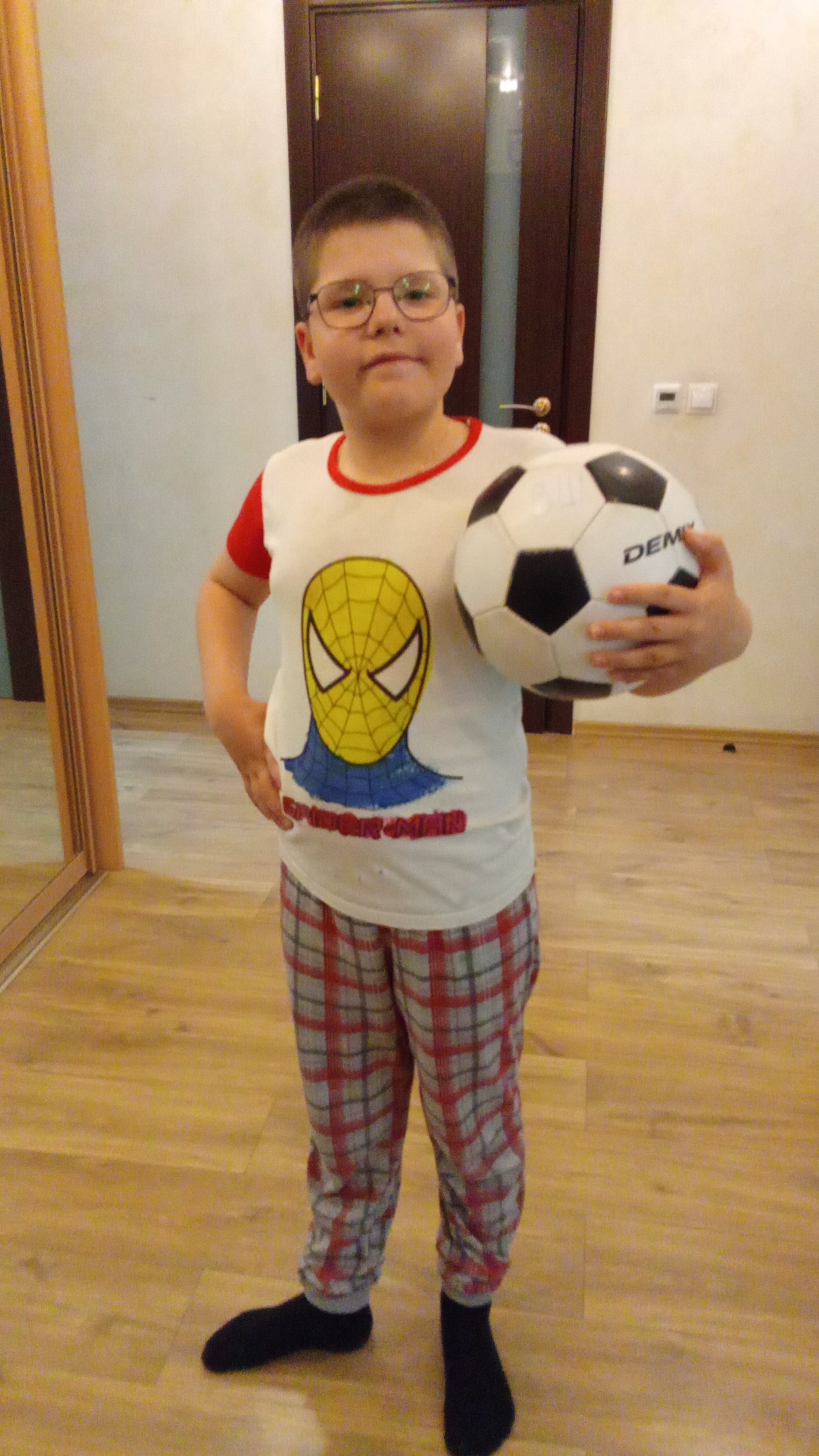 мячик летай!!!😁😂🥺