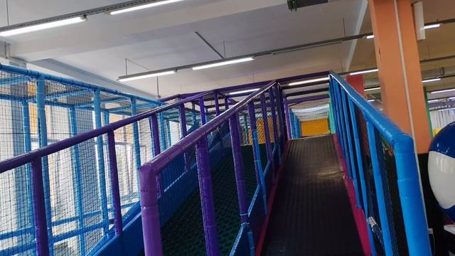 Поездка в игровой центр, счастливая жизнь в деревне, поездка в город