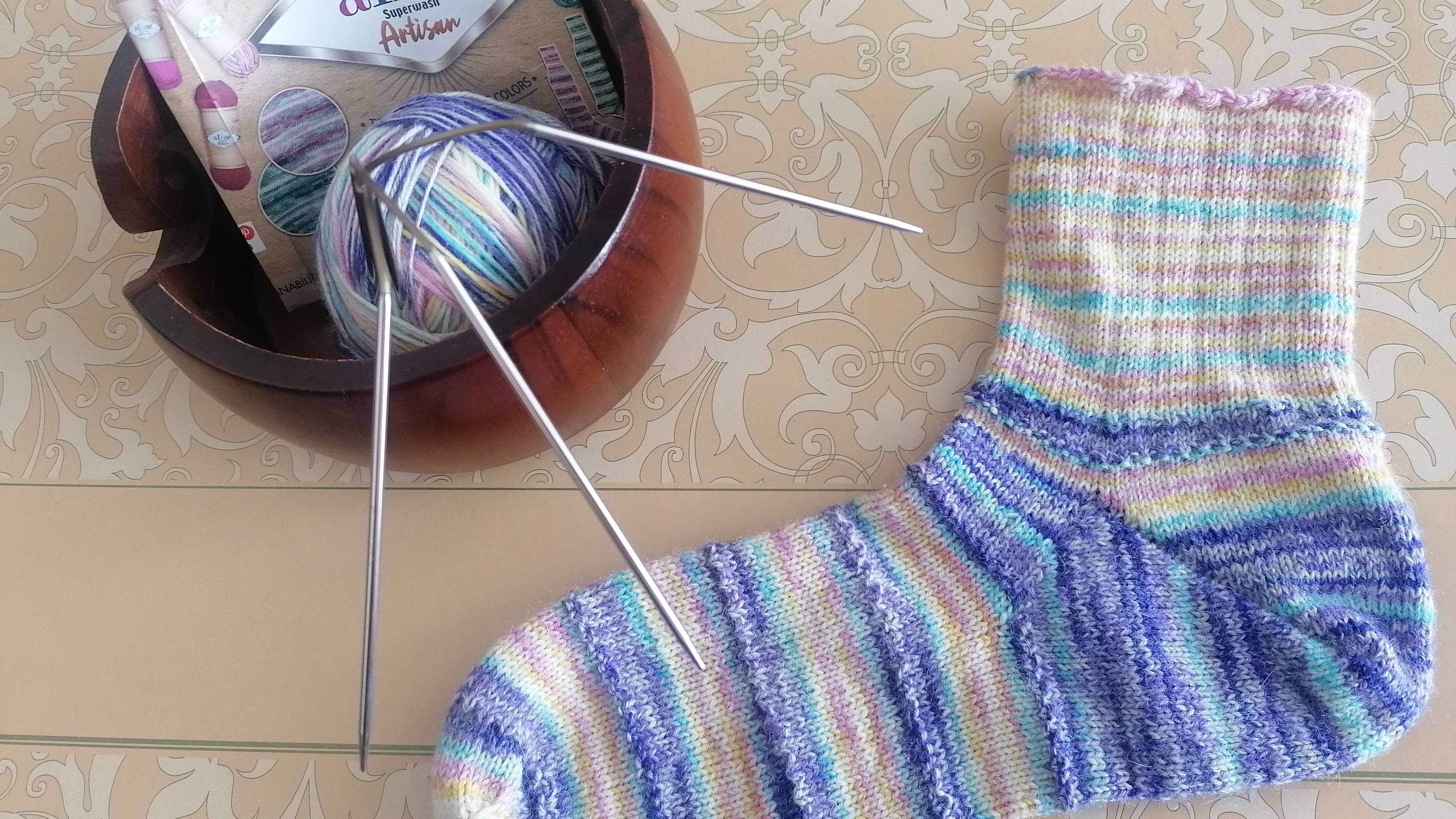 МК_носочки на 3 гнущихся чулочных спицах_1 часть
Набор, провязывание мыска