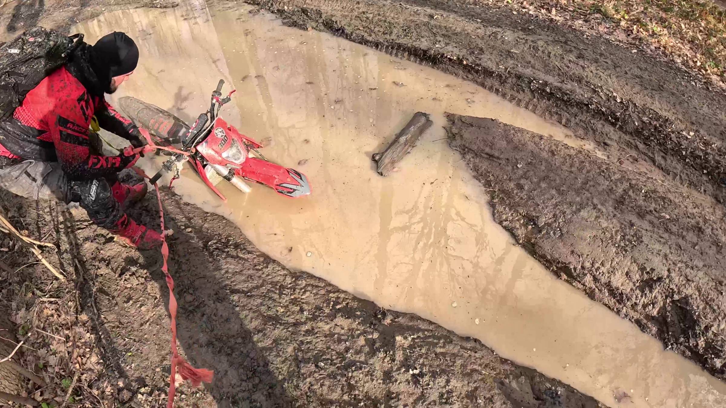 Эндуро покатушка в Горячем ключе немного утопили Enduro мотоцикл ))) Husqvarna 2 такта