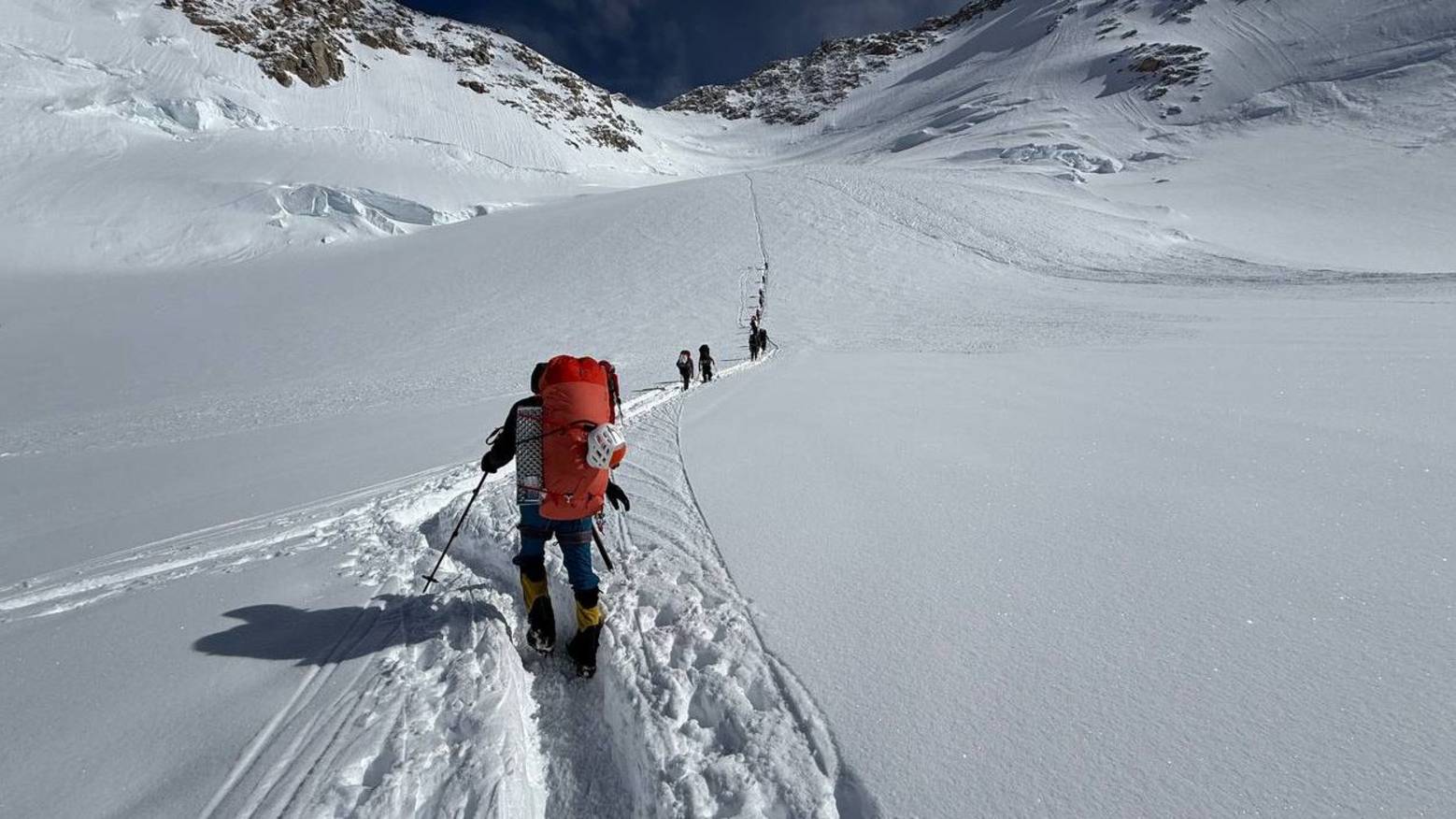 Команда Клуба 7 Вершин №1 поднялась в штурмовой лагерь Денали