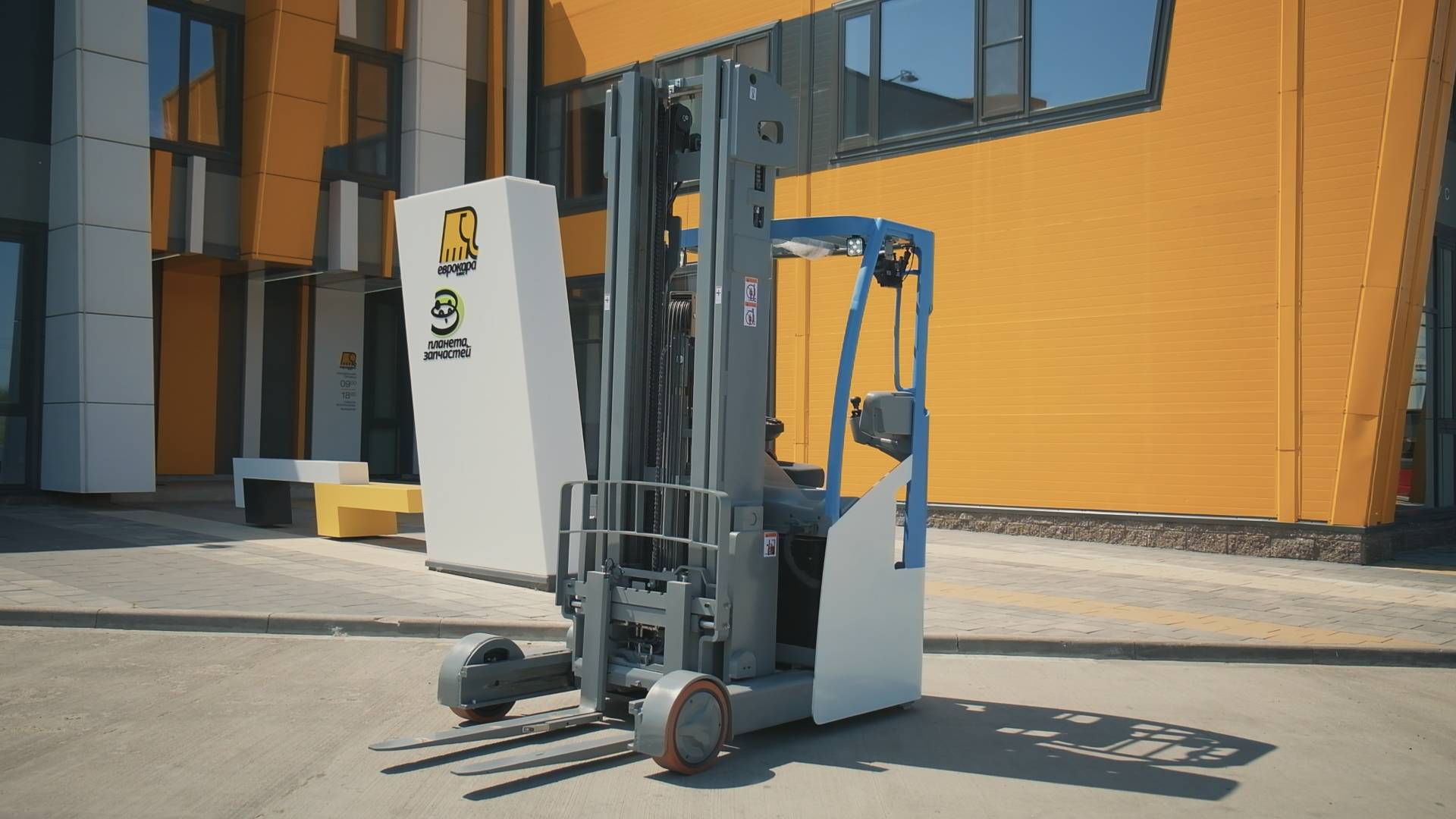 Ричтрак SHANN CQD16 LIX – компактный штабелер с выдвижной мачтой для склада и логистики